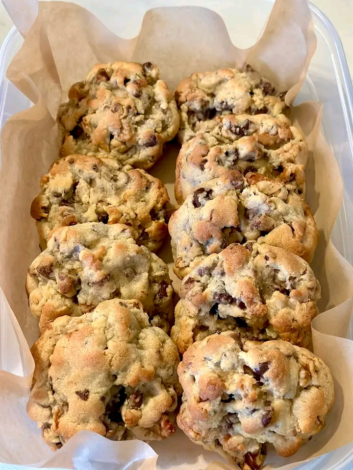Levain Bakery-Style Cookies – Delish Food